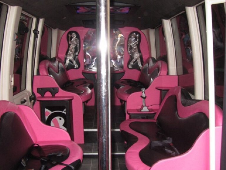 Party Bus Manchester - Party Bus Limo Hire Manchester for School Prom